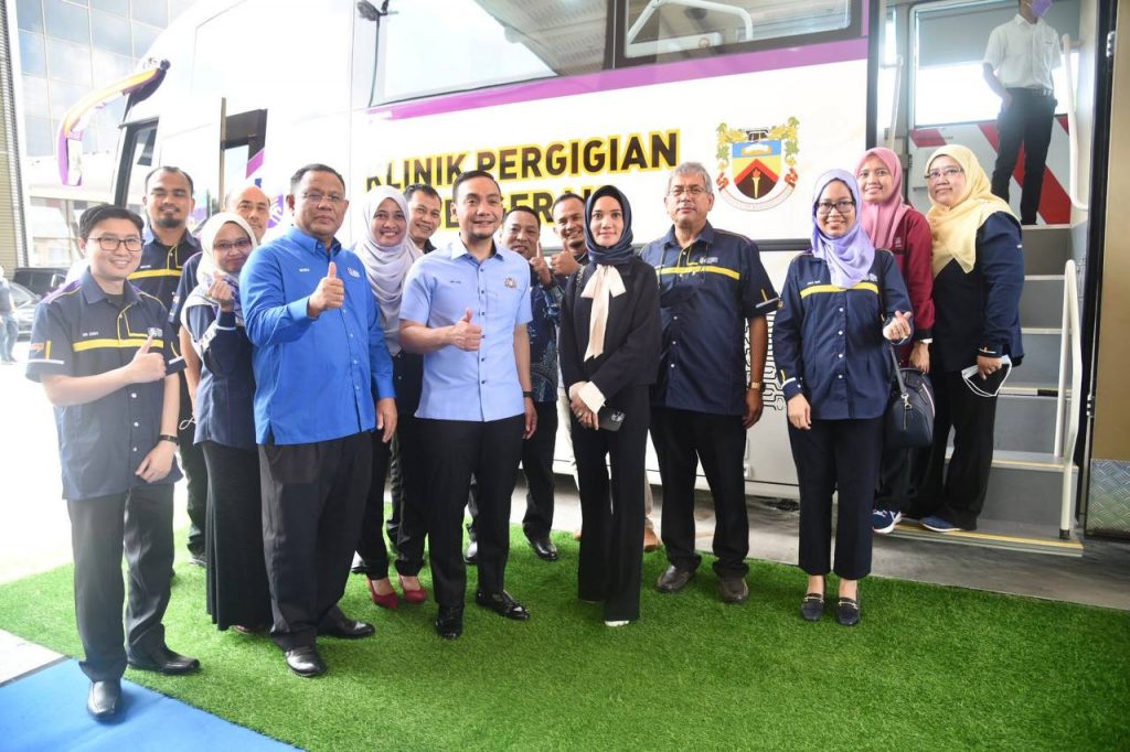 Majlis Penyerahan Bas Klinik Bergerak Fakulti Pergigian Dan Perubatan ...