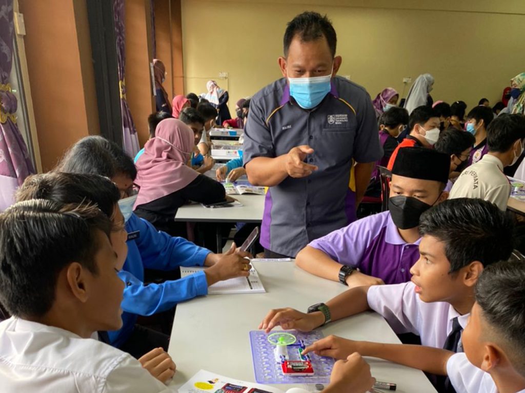 PROGRAM KOMUNITI “STEM4FUN”: KOLABORASI BERSAMA UiTM DAN IEEE EDS MALAYSIA MEMPERKASAKAN ...