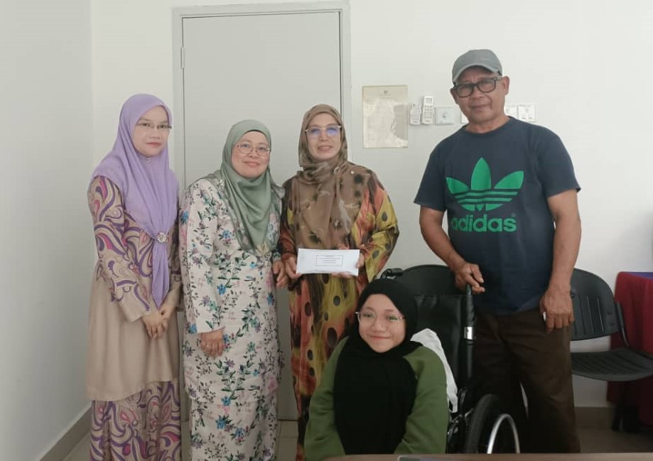 Majlis Penyerahan Sumbangan Kepada Pelajar OKU FPP UiTM Cawangan Pahang ...