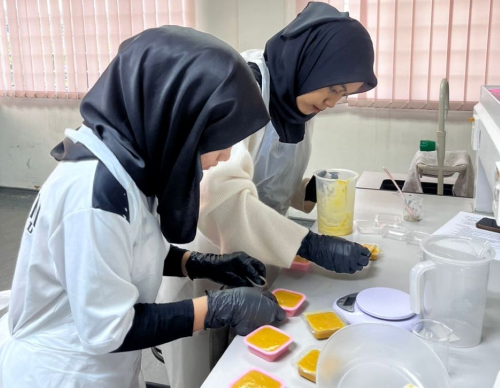 FSG UiTM Kampus Tapah Perkasa Anak Yatim Dengan Ilmu Kecantikan ...